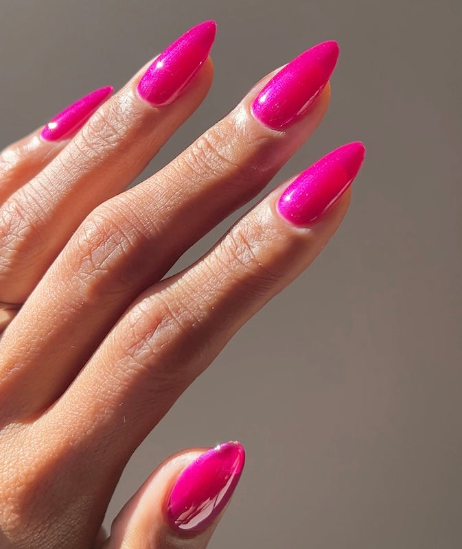 Nova Magenta #704 – DND Gel