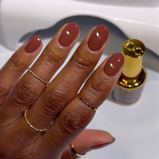 Coffee Bean #319 – DND Gel