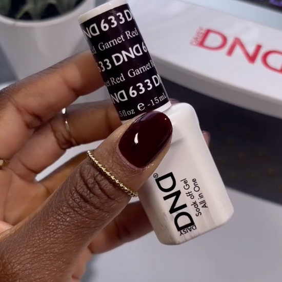 Garnet Red #633 – DND Gel