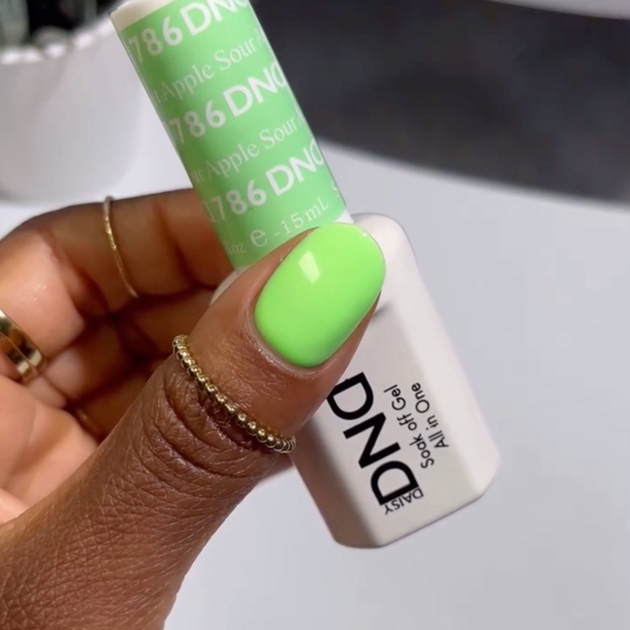 Sour Apple #786 – DND Gel