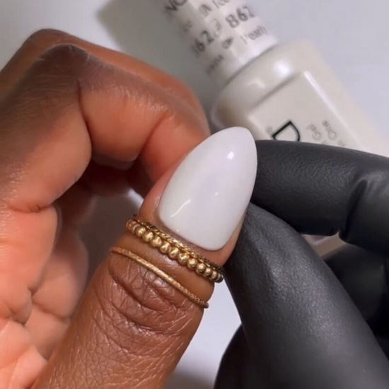 Pearly Ice #862 – DND Gel