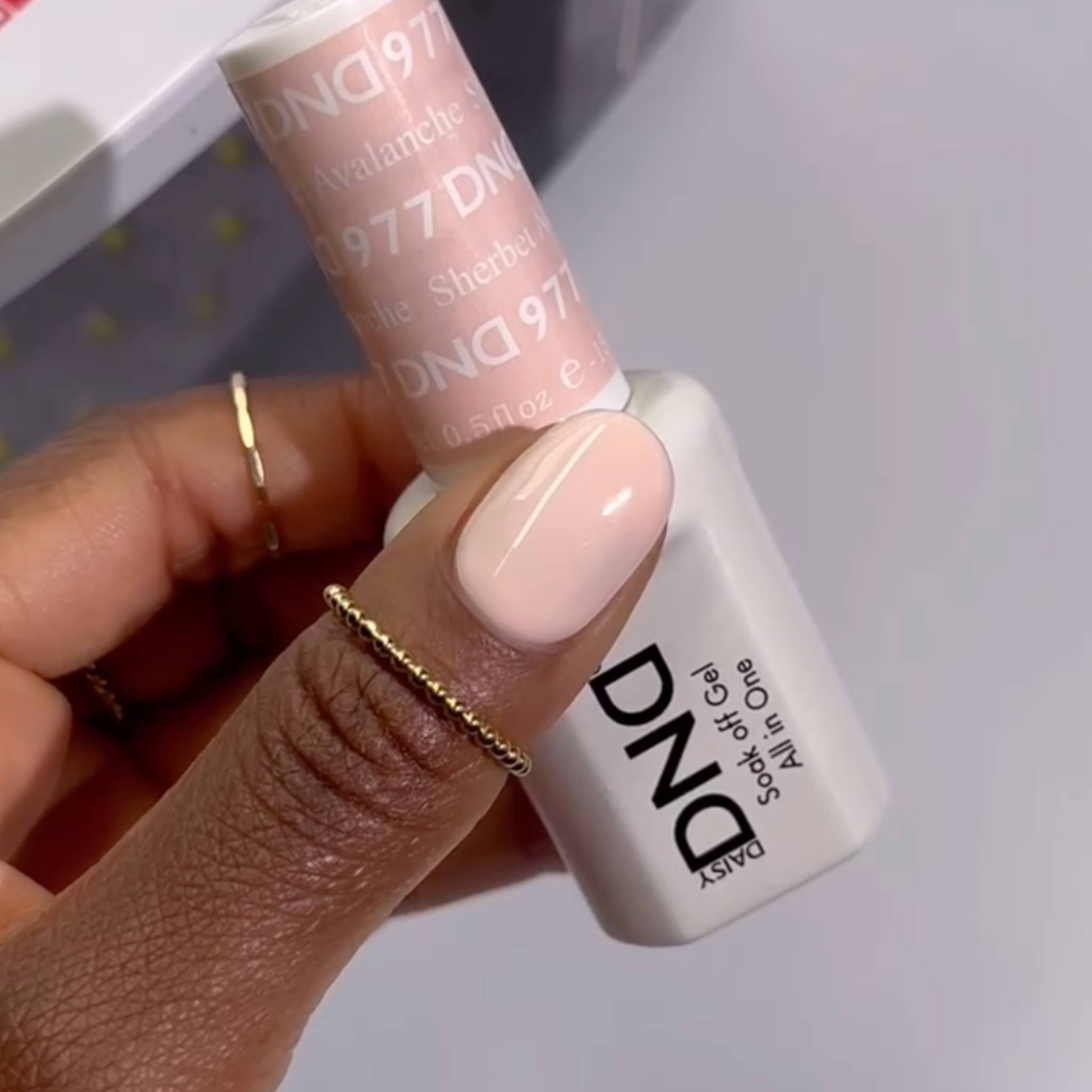 Sherbet Avalanche #977 – DND Gel
