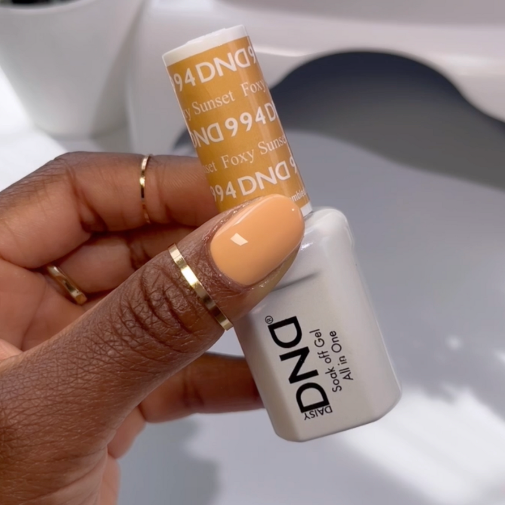 Foxy Sunset #994 – DND Gel