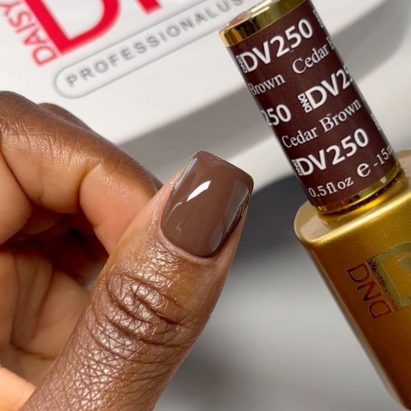 Cedar Brown DIVA #250 – DND Gel