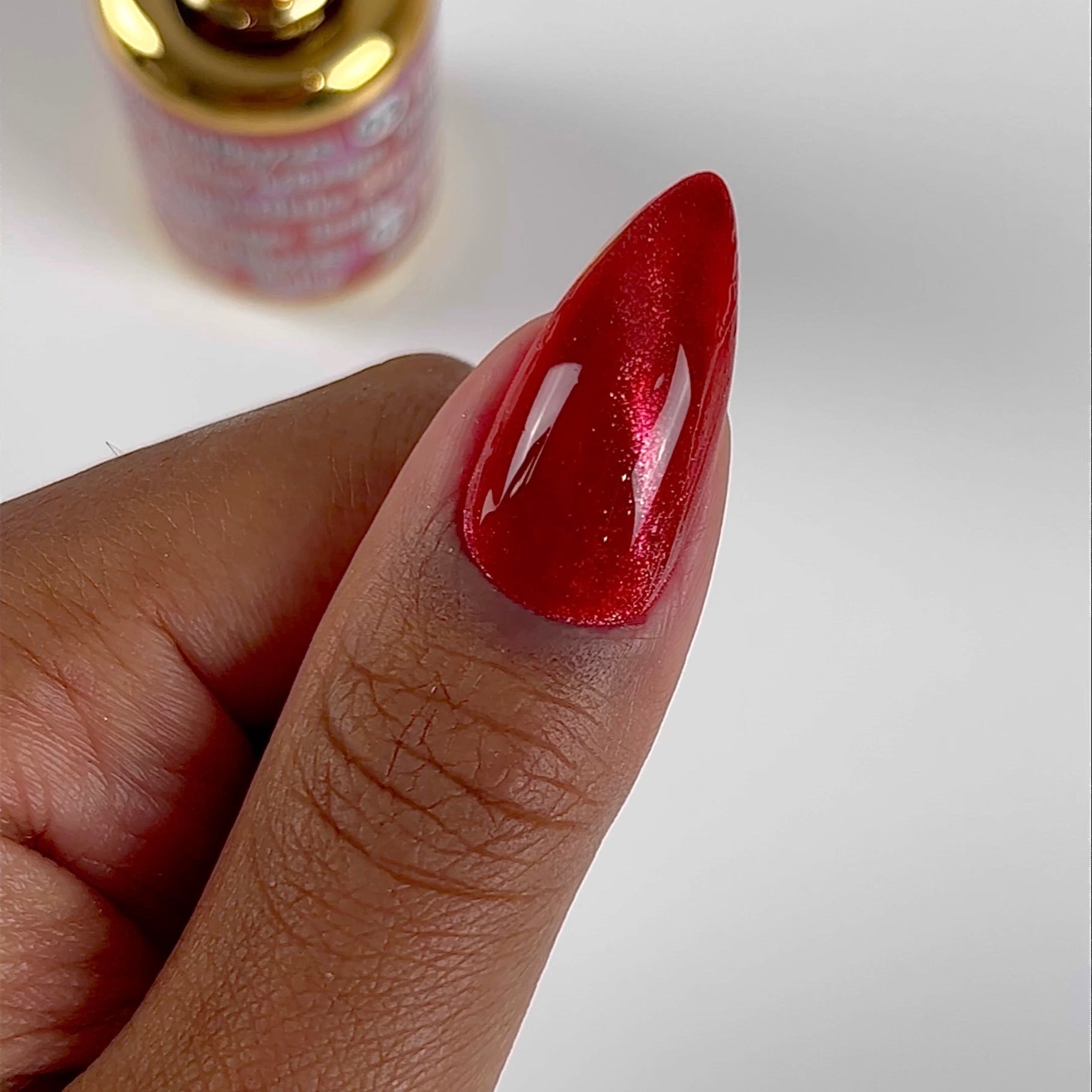 9D Cat Eye Smoothie #03 – Ruby Mirage – DND Gel